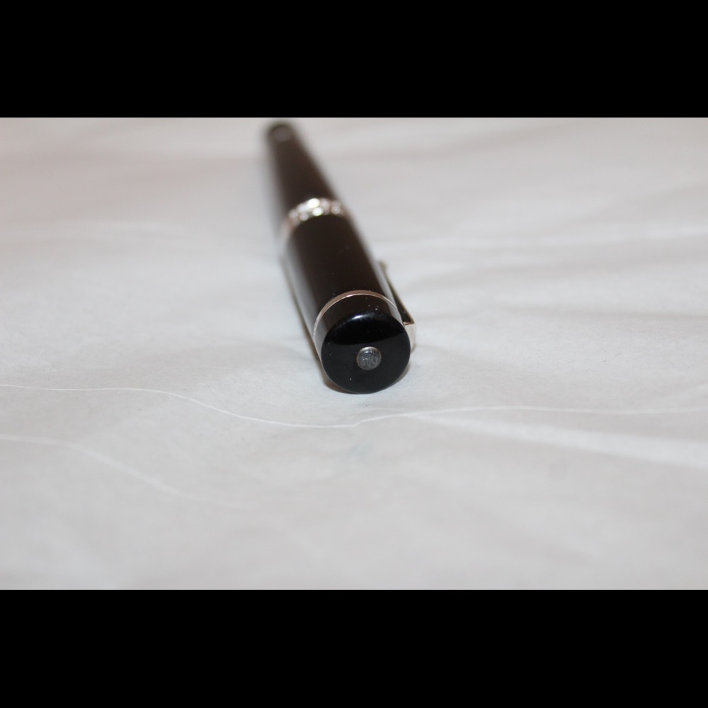 Delta 365 Fountain Pen 18k Black - Gem